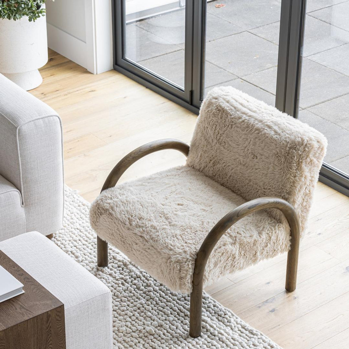 ERYX LOUNGE CHAIR - SHAGGY – MFKTO